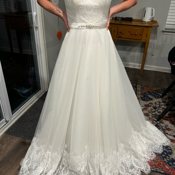 Private Label by G | Dresses | Private Label By G White Lace Bridal ...